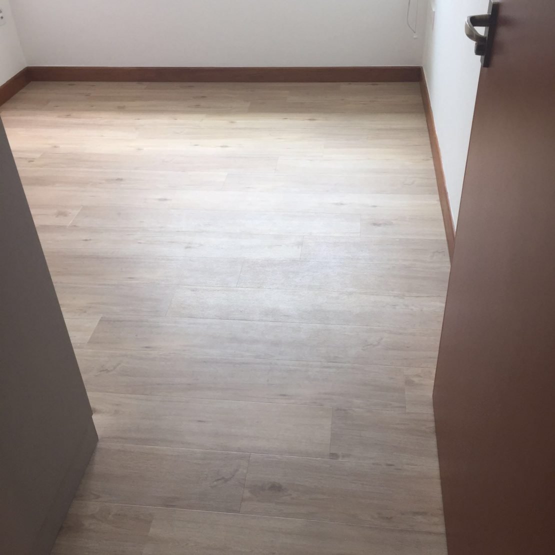 Vinyl Flooring - Vinyl Flooring, Wood/Parquet Flooring & Decking Singapore